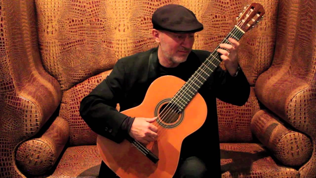 The James Bond Theme - Michael Lucarelli, Classical guitar - YouTube