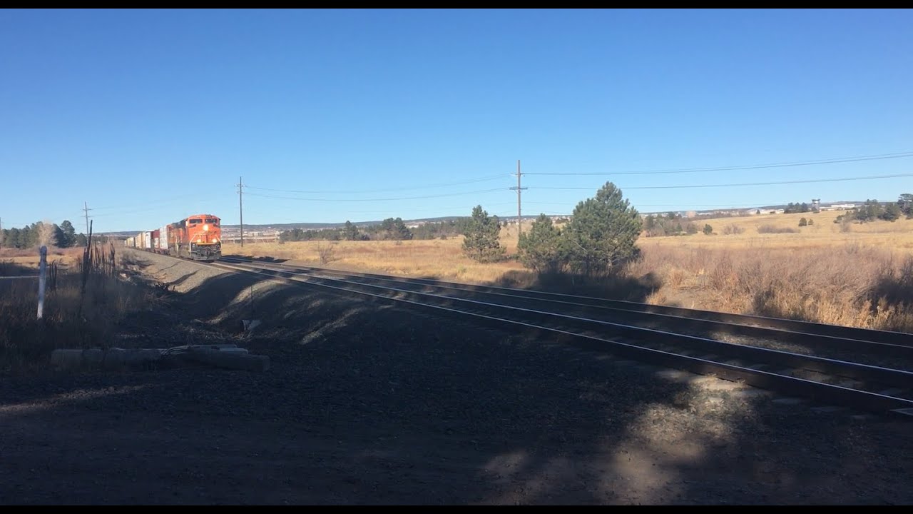 BNSF#8546 Manifest train - YouTube