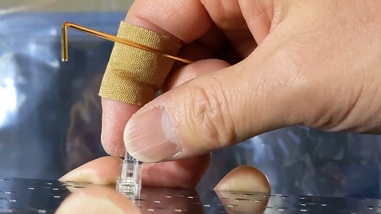 How I Install Stabilizers on a Keyboard PCB - YouTube