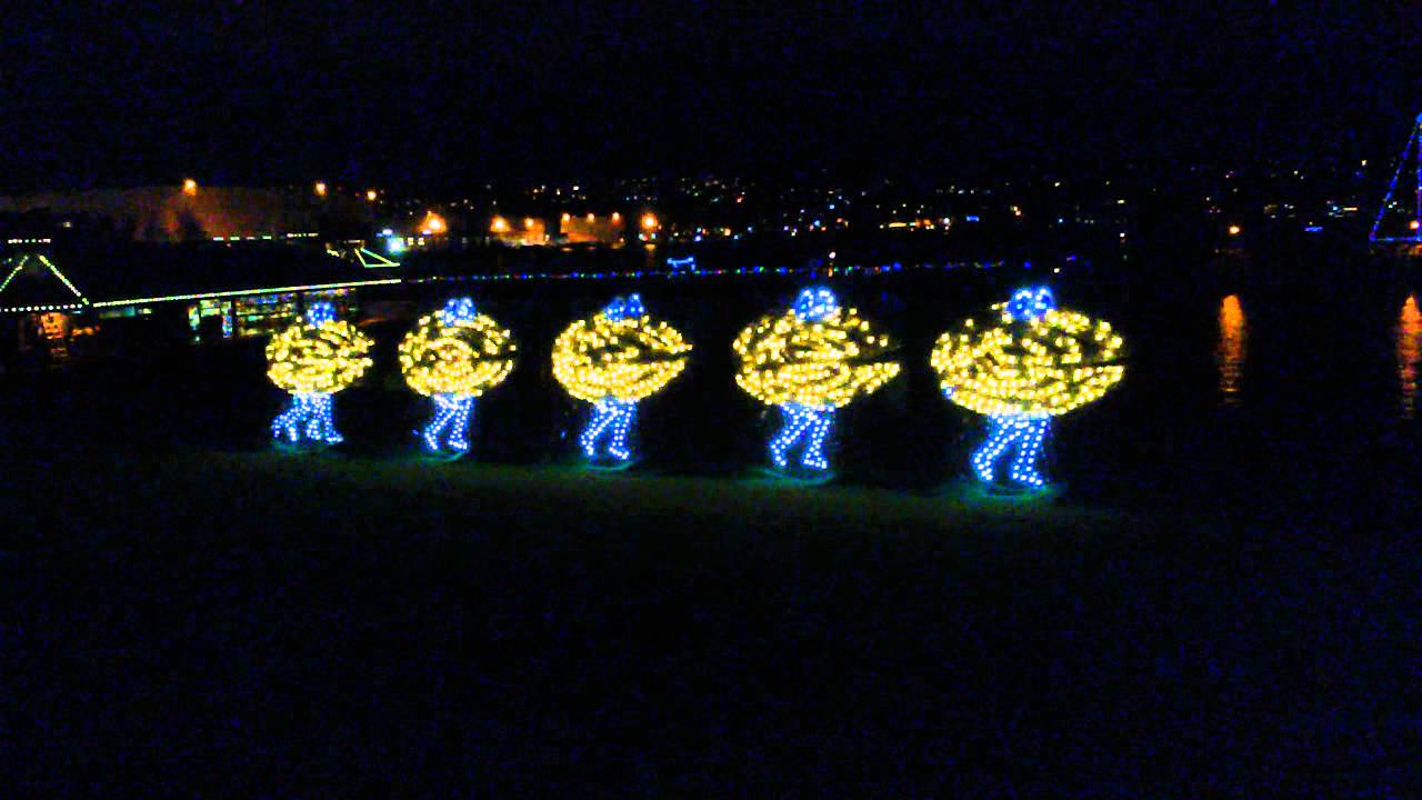 Dancing Clams - YouTube