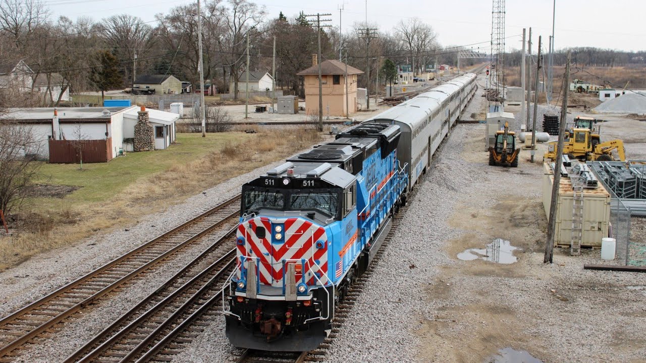 Metra SD70MACH 511 west at Rondout, Illinois on March 18, 2025 - YouTube