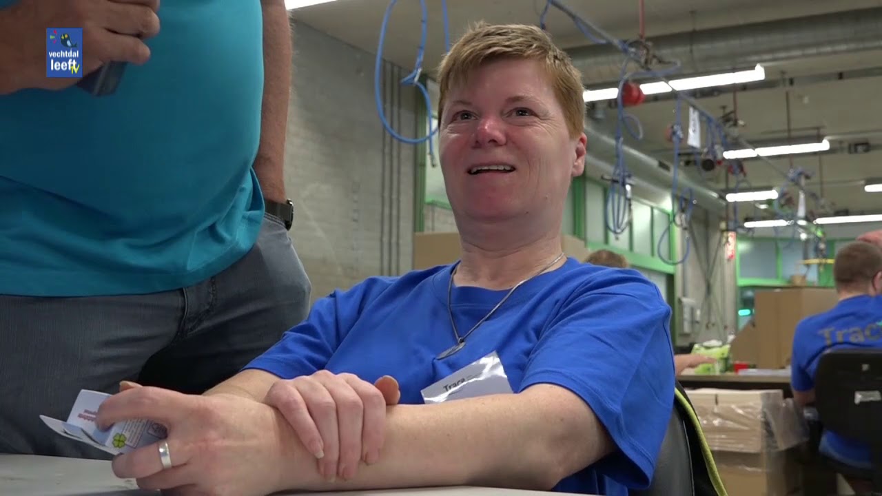 Start open bedrijvendag met rondleiding bij Larcom Ommen deel 1 - YouTube