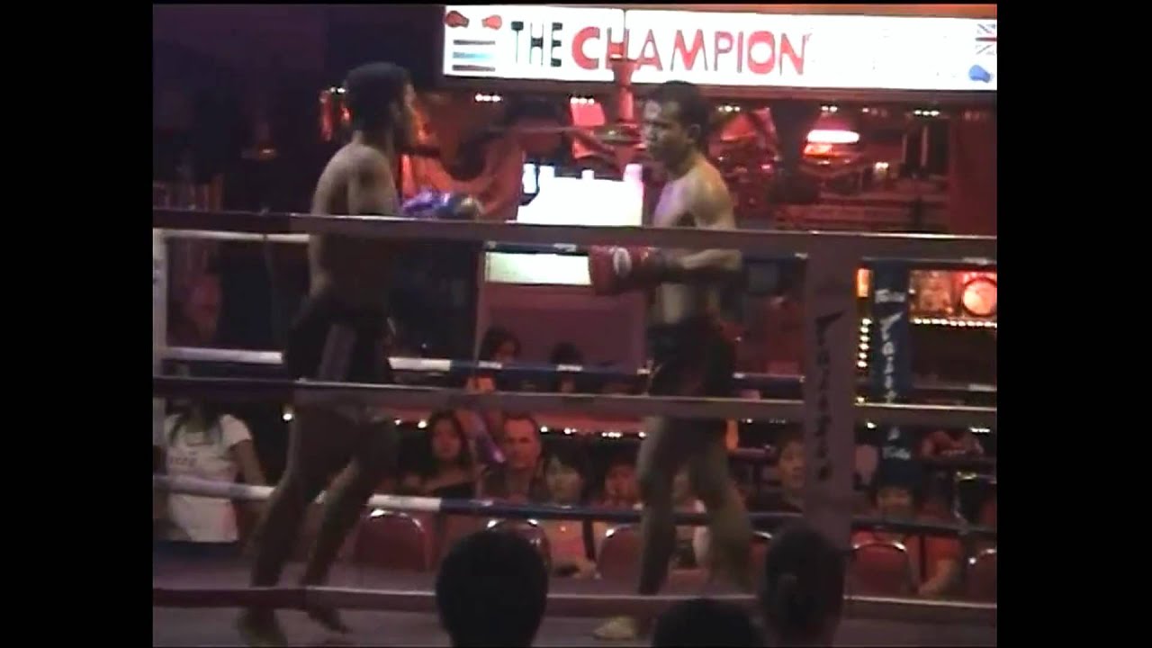Thailand Muay Thai Box Fight mit KO Schlag Thai Boxing Fight with ...