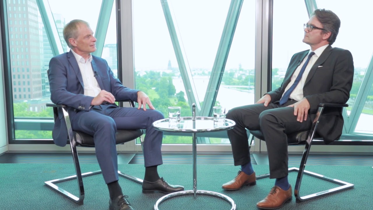 The Business Debate - ENGLISH VERSION - YouTube