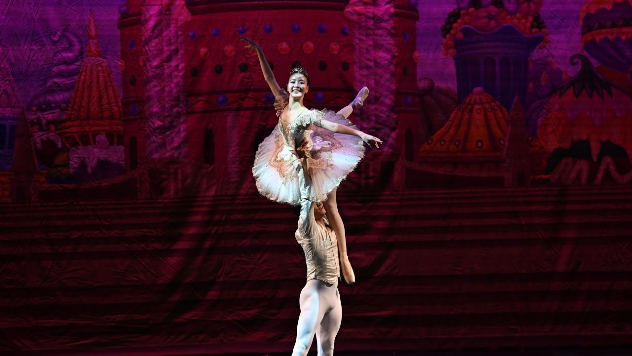 Ella Liu & Chun Wai Chan - Sugar Plum Pas De Deux - MSDA Show - YouTube