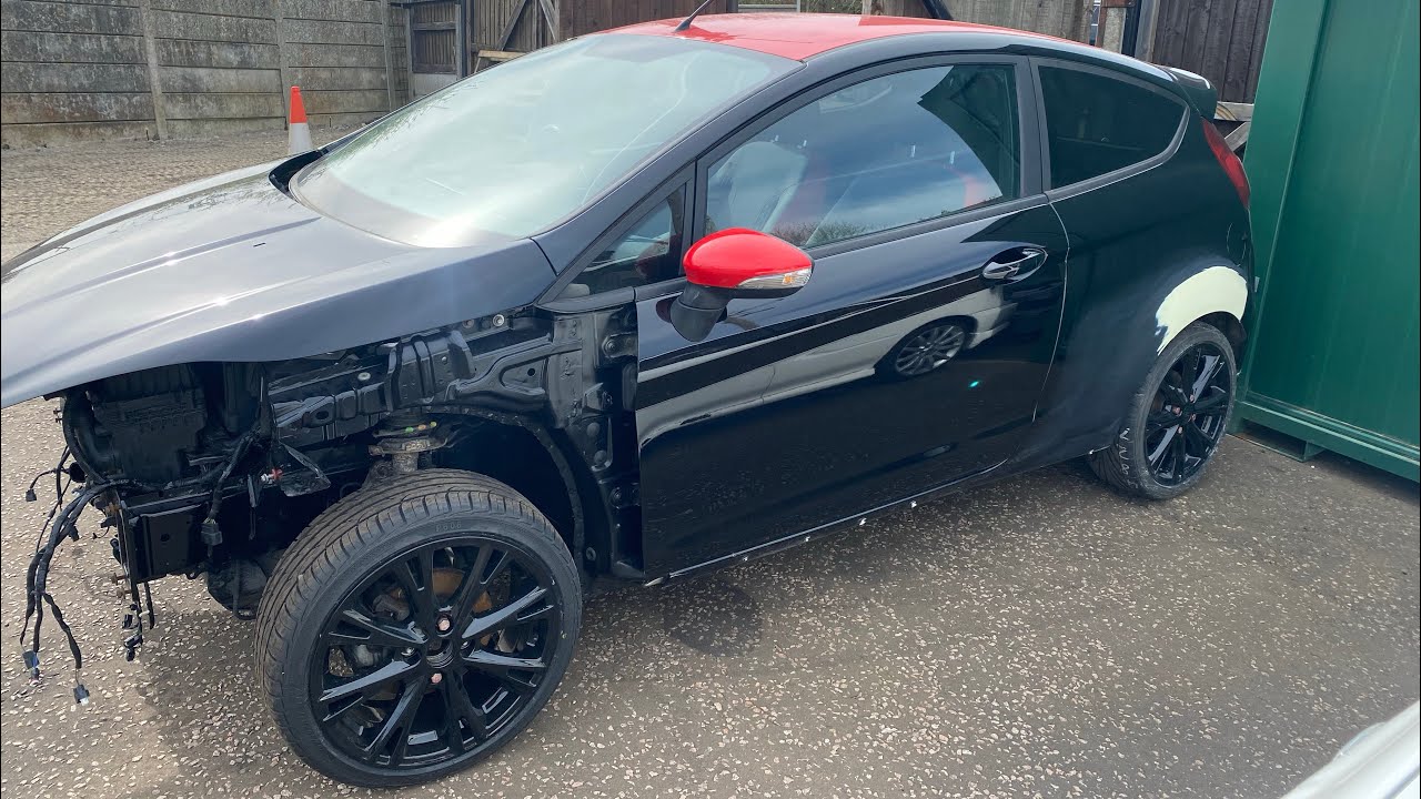 REPAIRING A CRASH DAMAGED 2017 FIESTA ST LINE - YouTube