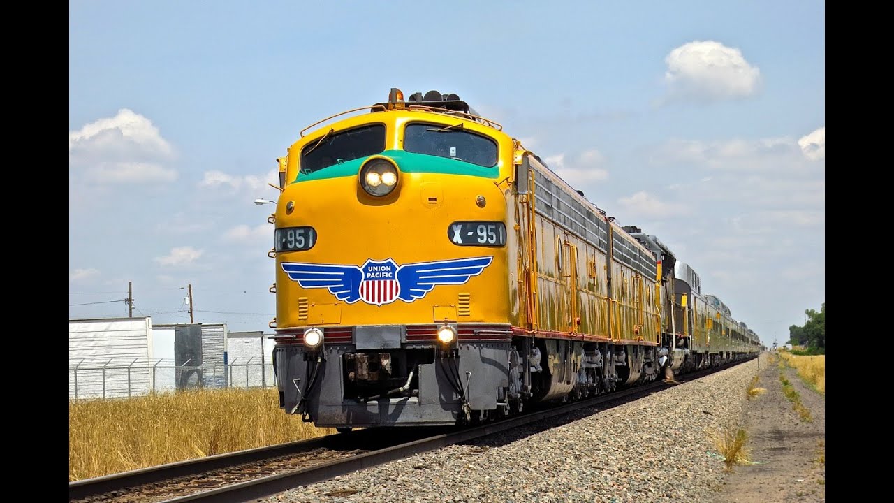 Union Pacific E9 Cheyenne Frontier Days Train in 2014 - YouTube