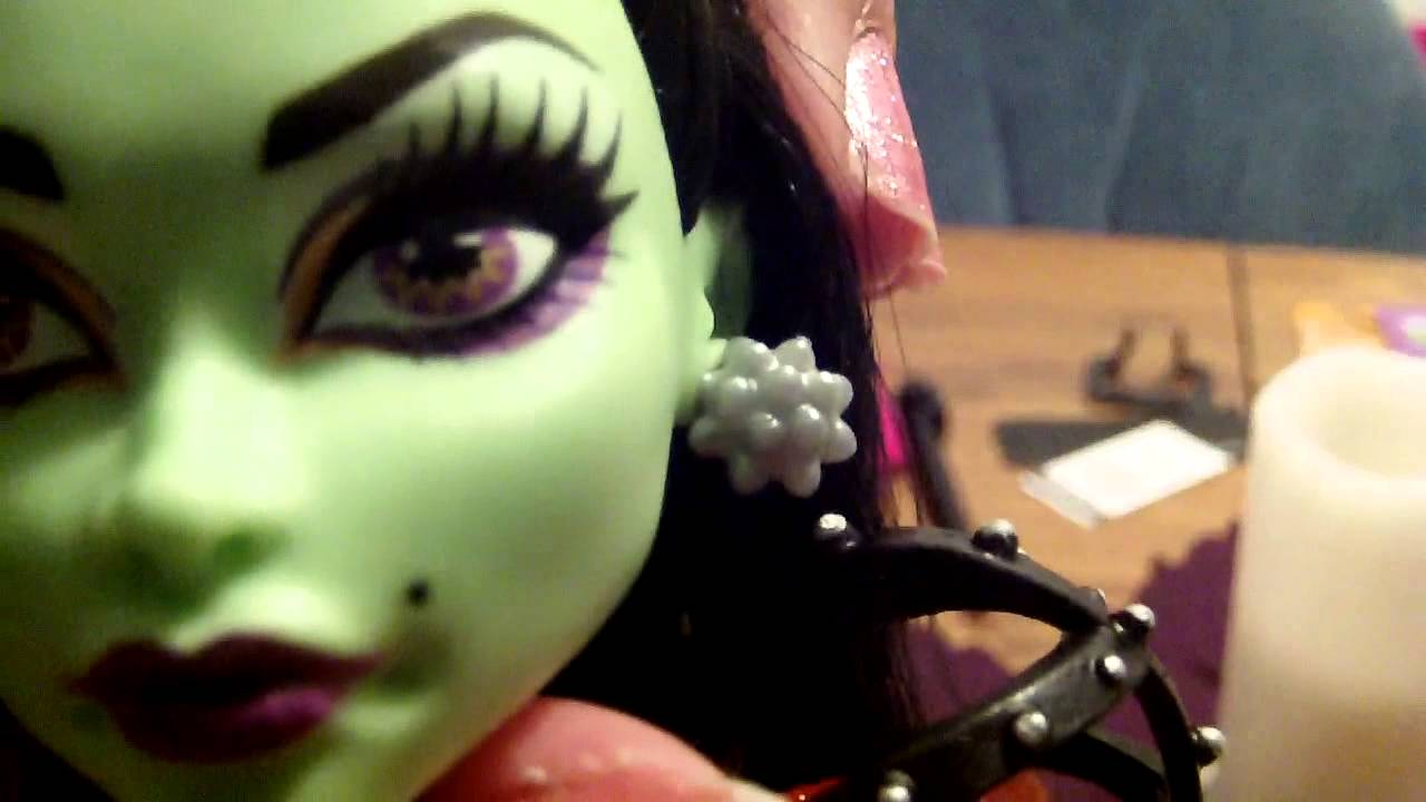Monster High Casta Fierce Review - YouTube
