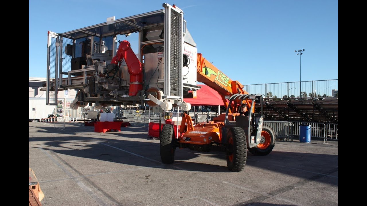 Robotic Bricklayer Can Build A House in Two Days - YouTube