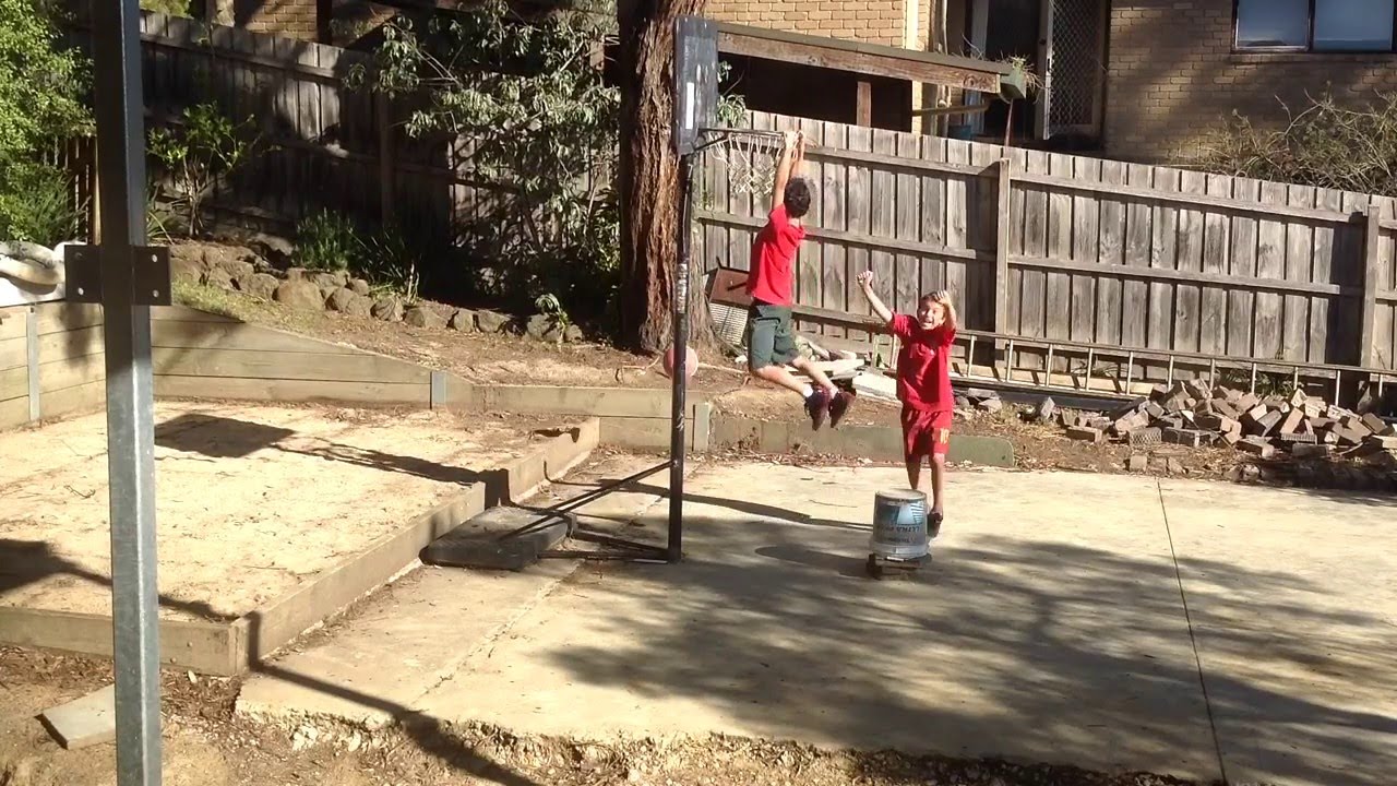 little man dunking off a bucket!!! MUST WATCH!! - YouTube