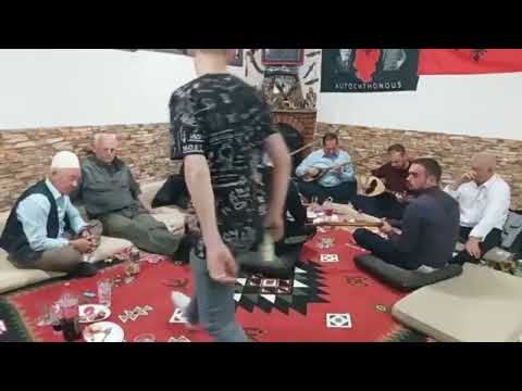 Qysh se leu kjo ditë egzodit - Bijt e Bajram Bajes & Zenel Zekolli ...