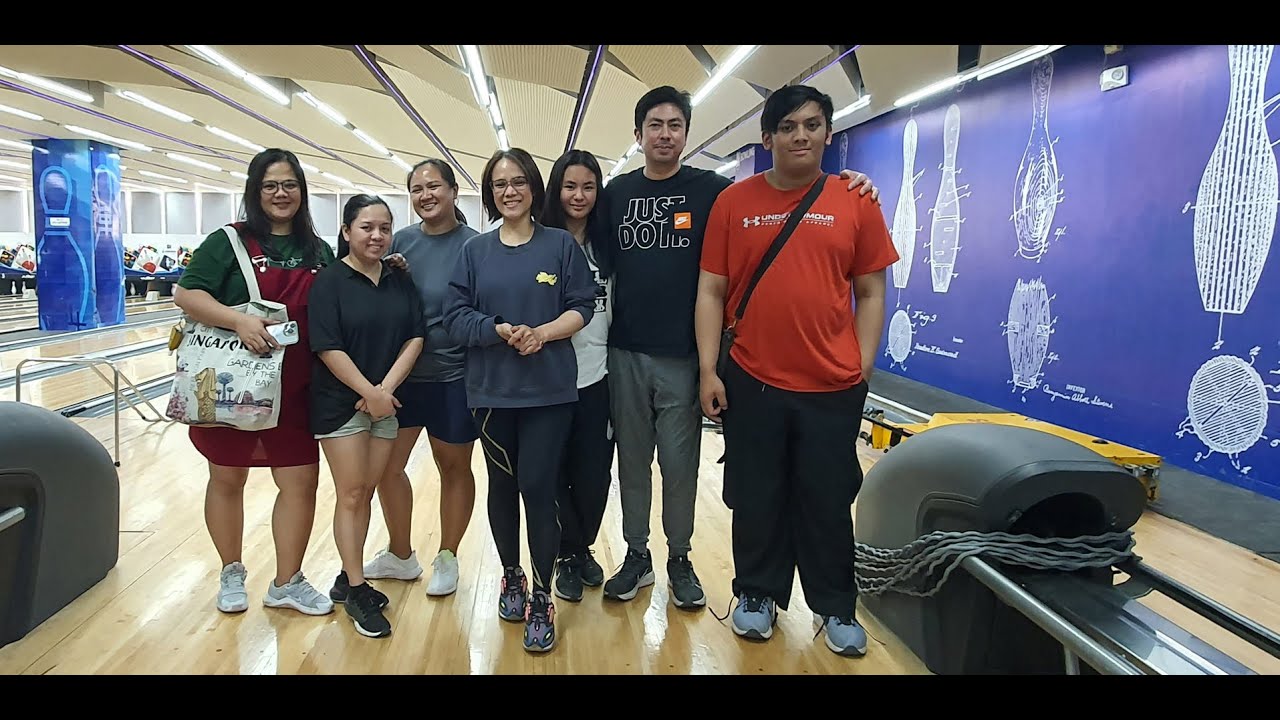 Bowling Game @ SM City Clark Pampanga - YouTube