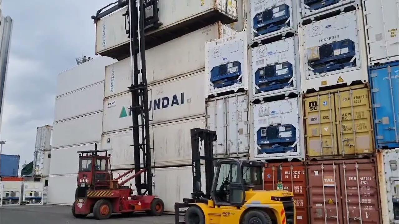 CY내 컨테이너 탑 핸들러 장비 (Container top handler) - YouTube