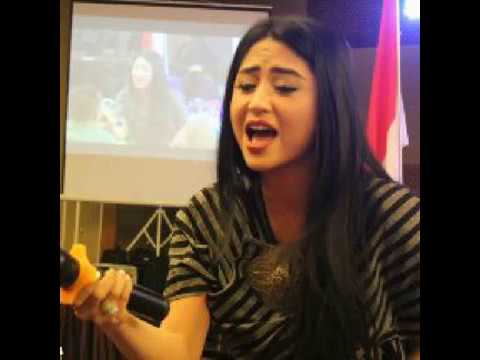 Dewi Persik Tampil di HBH saras  Indonesia sebelum menikah dengan mas angga