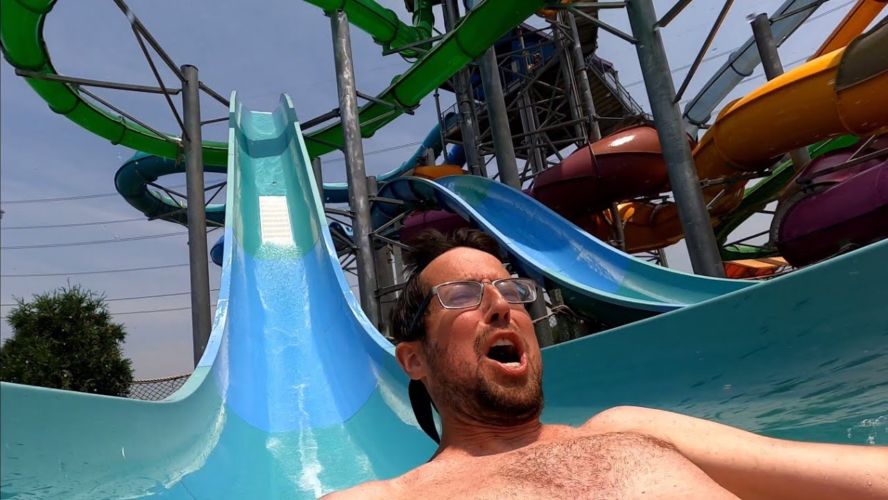Tropical Plunge slide at Kings Soak City Water Park (Kings Island ...