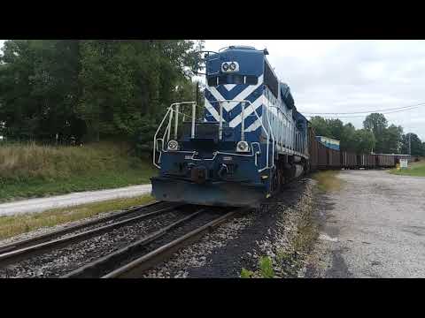 Switching Coal Hopper Cars with EMD SD 38-2 - YouTube