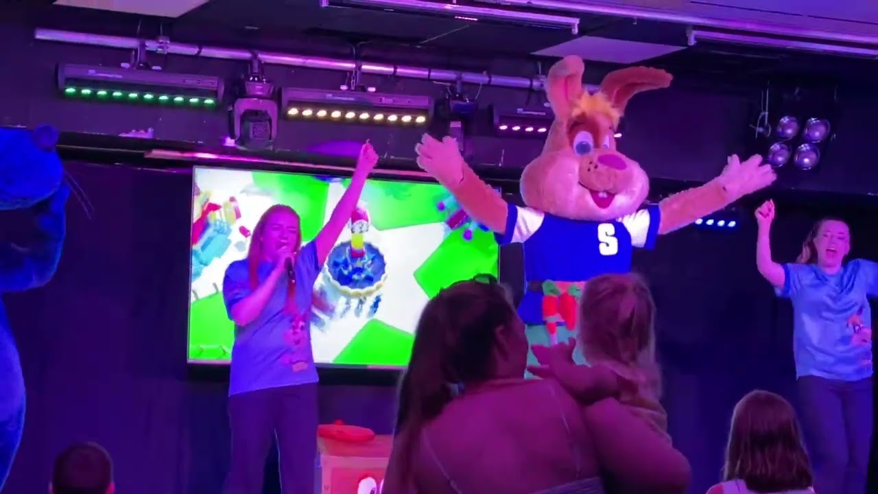 Sparky and Naarky at Southerness Parkdean resorts - YouTube