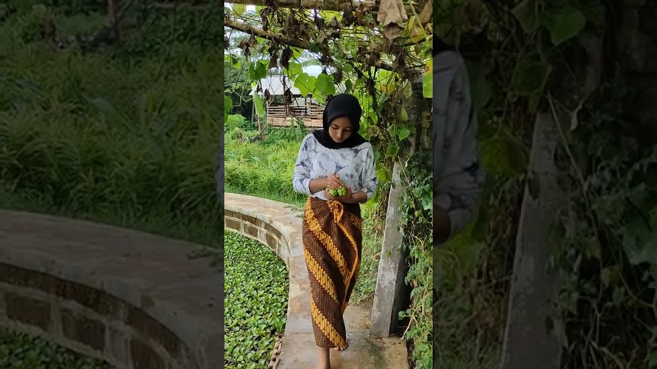 Gadis Desa keturunan Turki cantik lagi panen waluh jampang turunan ...