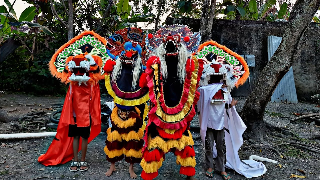 BARONGAN DEVIL MERAH DAN BIRU BERMAIN SAMA BARONGAN DEMAK PUTIH DAN ...