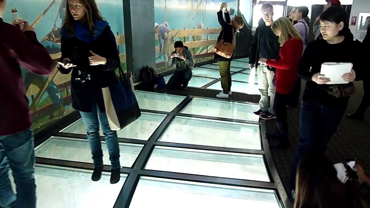 CN Tower glass floor - YouTube