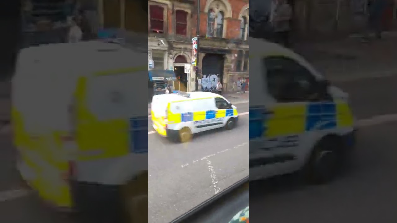 greater manchester police ford transit van responding - YouTube