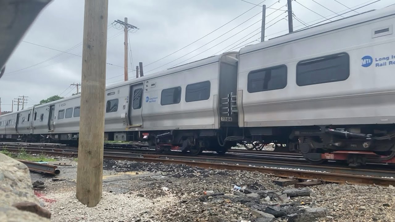 Rare: Nyar! LIRR railfanning Mineola - YouTube