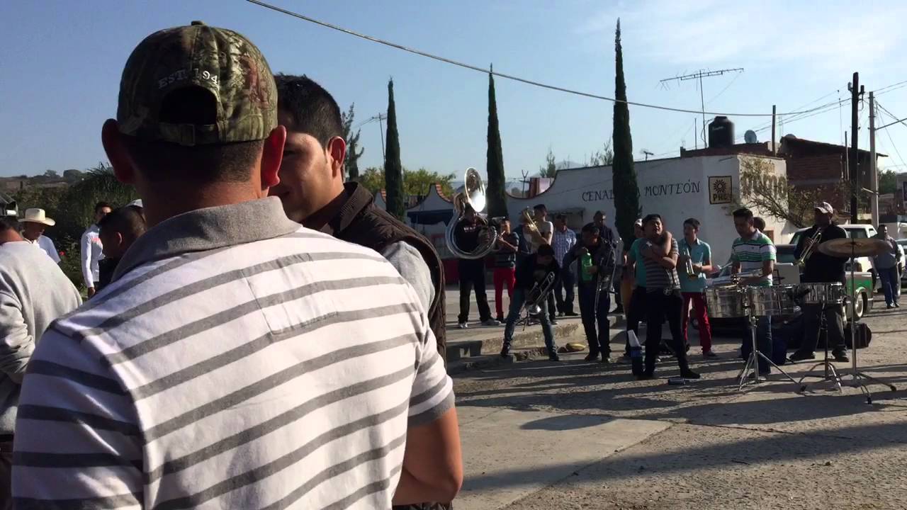 Dia de Los pajaretes en San Juan tecomatlan - YouTube
