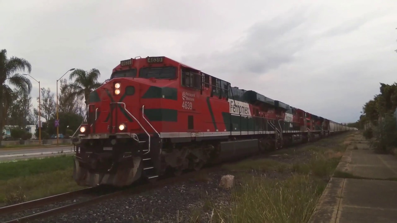 Awesome GRAIN TRAIN of Ferromex N° 4639, 4675 Dual ES44AC, 4095, 4131 Dual SD70ACe con 99 Carros ...