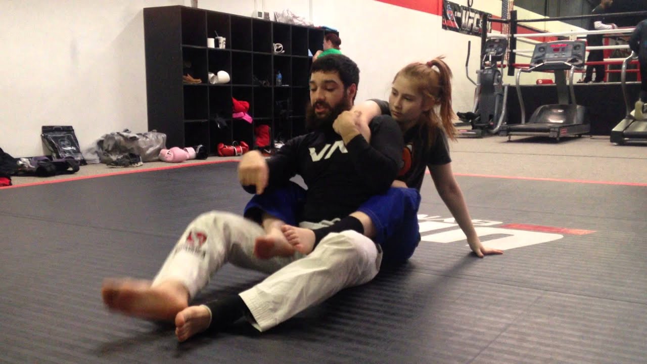 Rear Naked Choke to Escape - YouTube