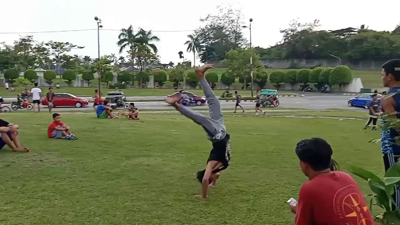 Happy Twins Acrobat -training - YouTube