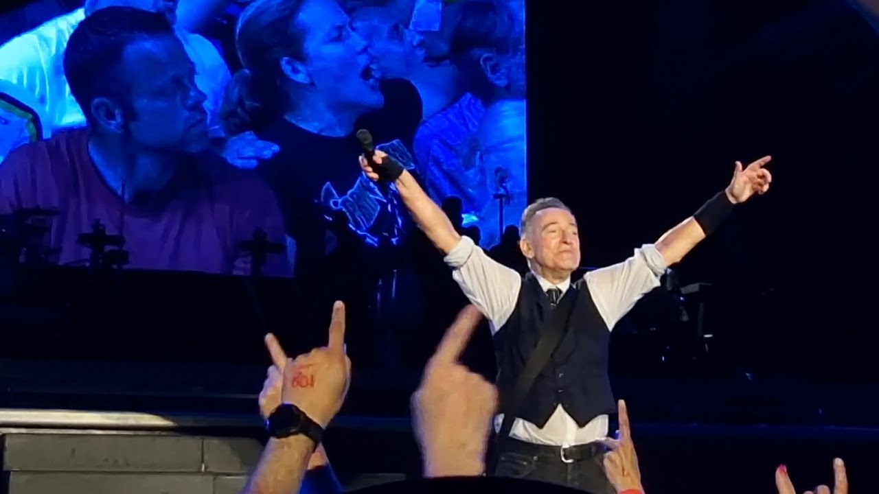 Bruce Springsteen and The E Street Band - Thunder Road - Stockholm 18 ...