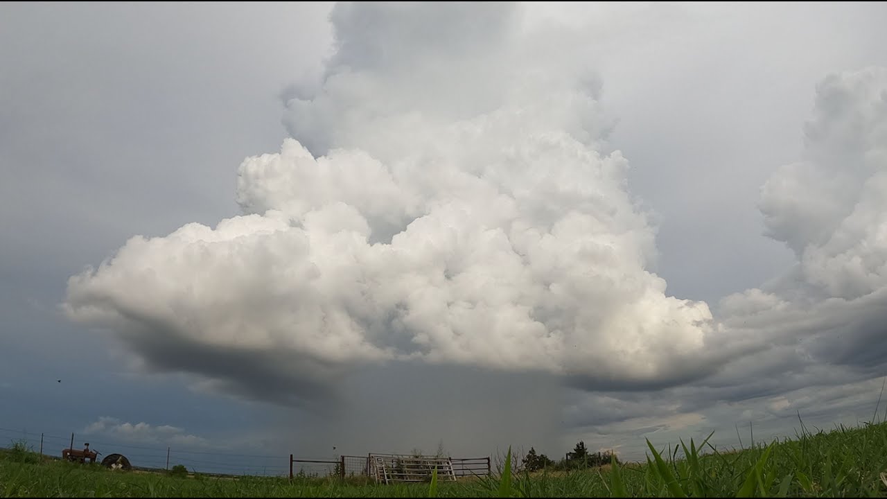 Microburst Rain Cloud Forms, Dumps Rain and Dissipates - YouTube