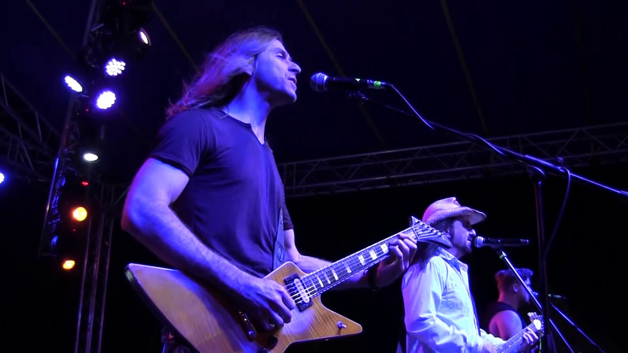 Big Engine Boys Are Back In Town - YouTube