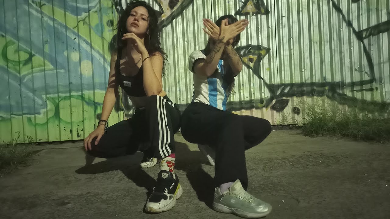 Las nenas del West - Palo Santa x Nessa - YouTube
