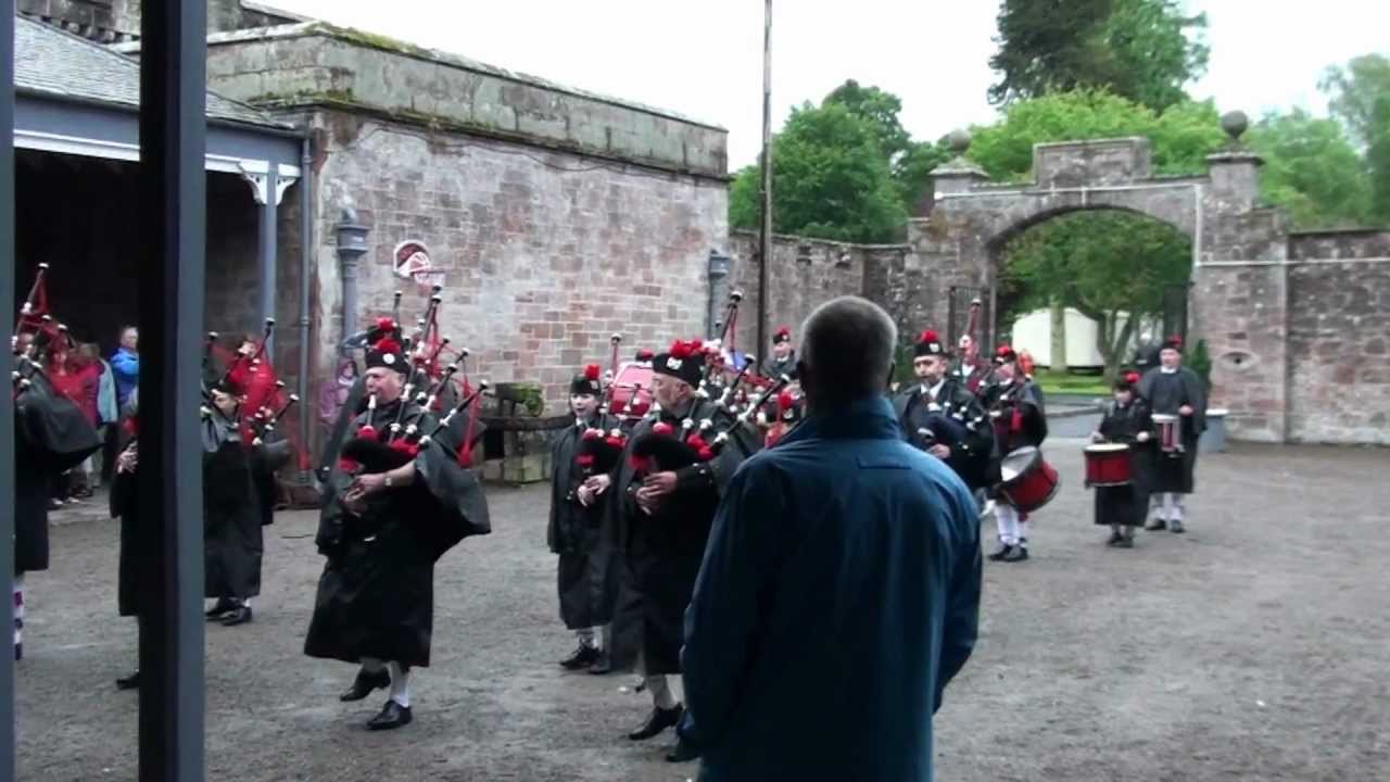 Lockerbie Pipe Band at Hoddom Castle Caravan Park, 4 - YouTube