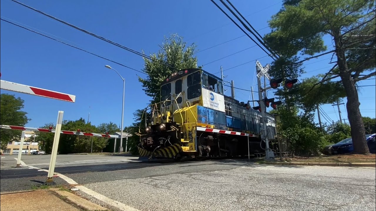 LIRR MP15ACs Grabbing Gondolas on the Garden Mitchell Secondary - YouTube
