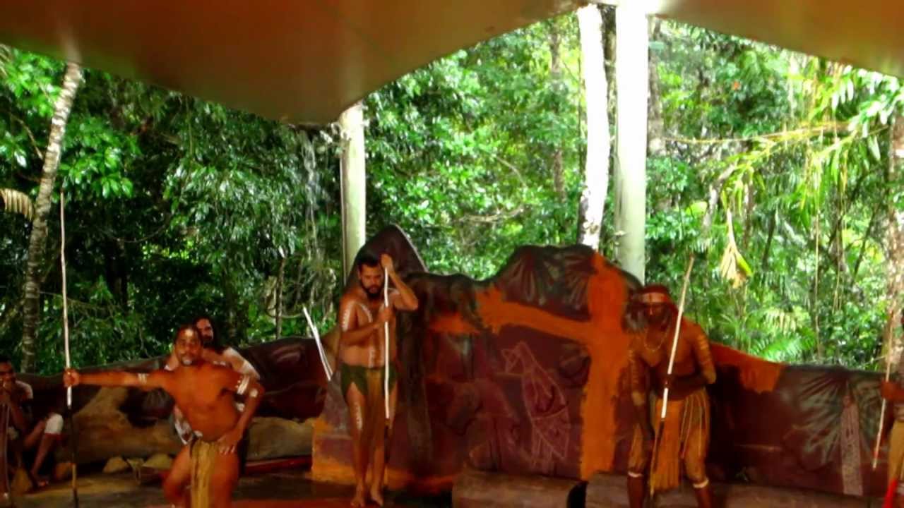 Aboriginal dance at Rainforestation in Kuranda Queensland Australia ...