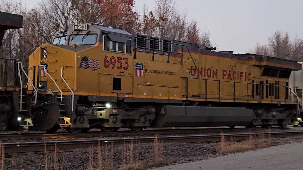 11-22-23 UP new paint on a 2x1x0 consist with cool graffiti and GATX ...