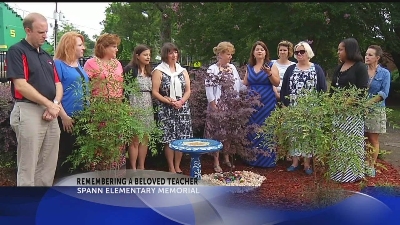 Spann Elementary remembers and pays tribute to beloved teacher - YouTube