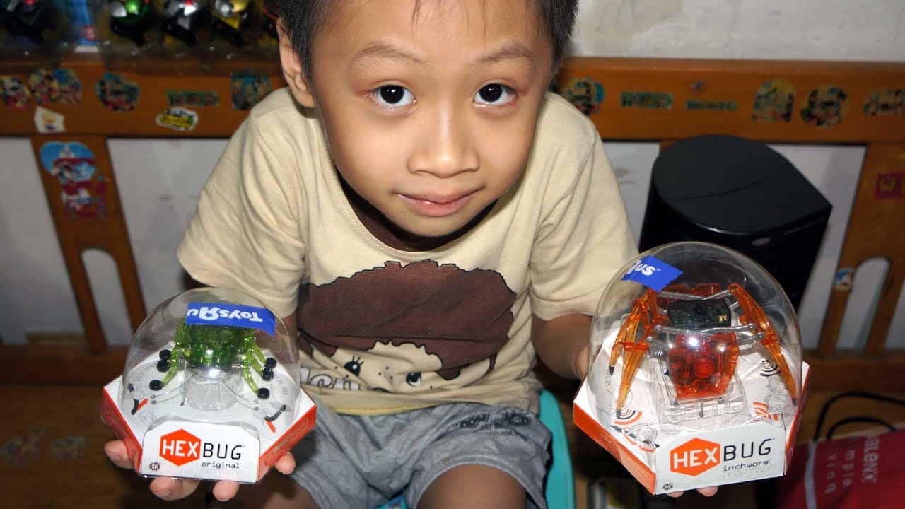 臭fing介紹 : HEXBUG Inchworm & Original HEXBUG (2013-09-01) - YouTube