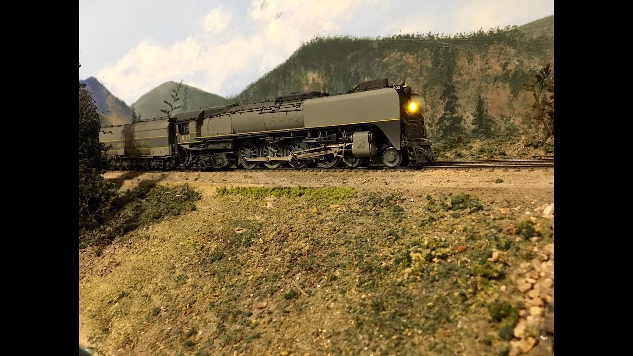 HO Scale Trains at the Colorado Model Railroad Museum - YouTube