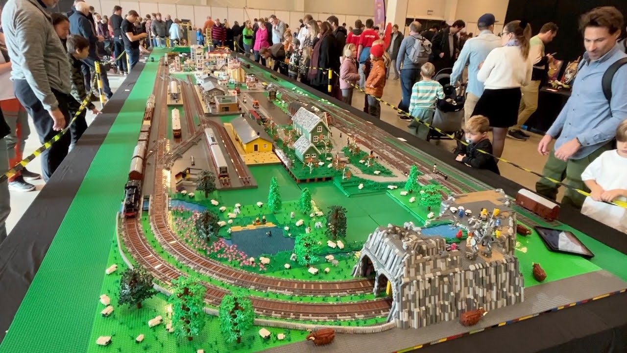 Kloss22 - Lego train layout on MILS - YouTube