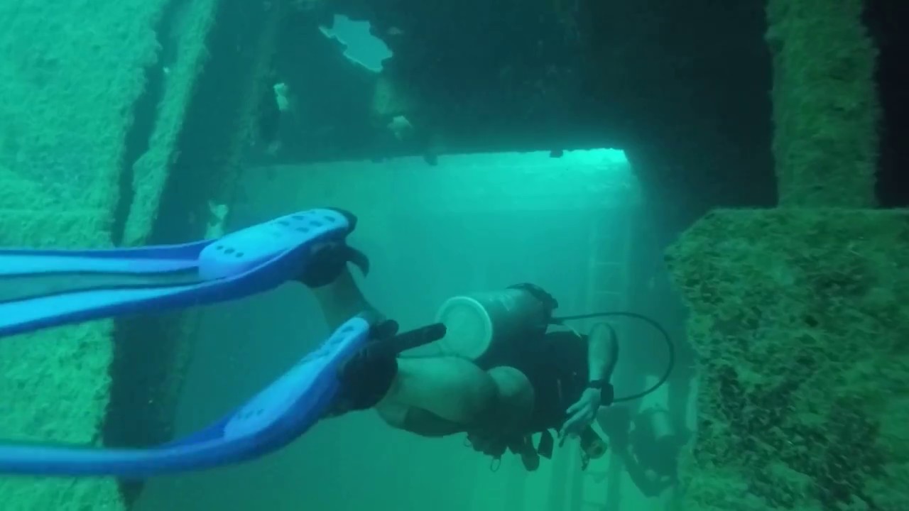 Muck diving in Palawan - YouTube