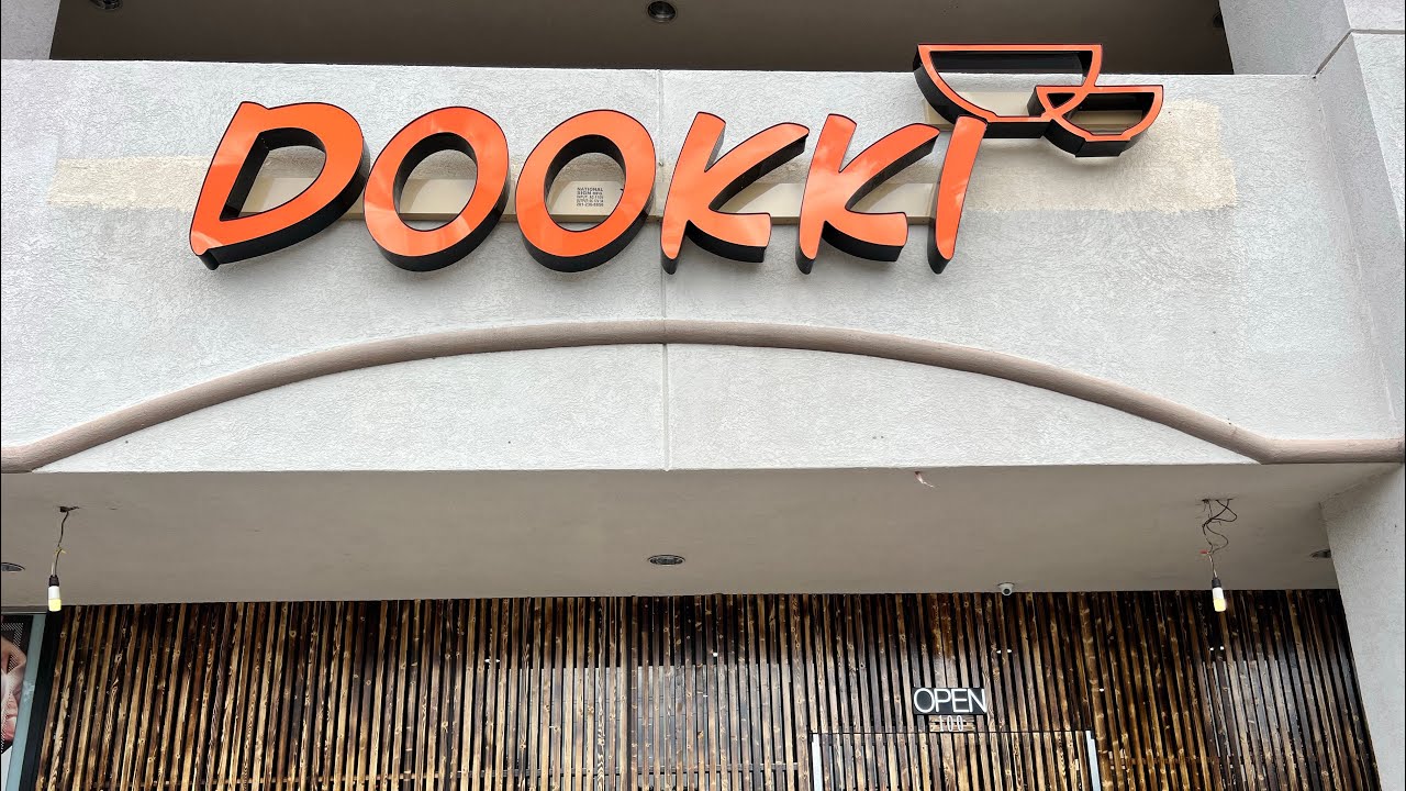 Dookki - TTEOKBOKKI (Korean Food Buffet) - YouTube