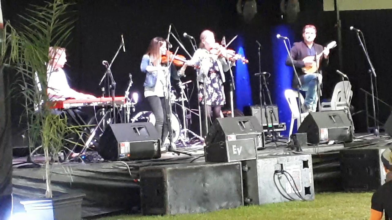 Peter Coombe mandolin . - YouTube