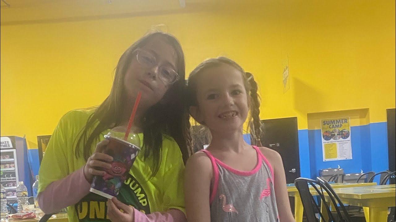 Funzilla broken leg on the trampoline day - YouTube