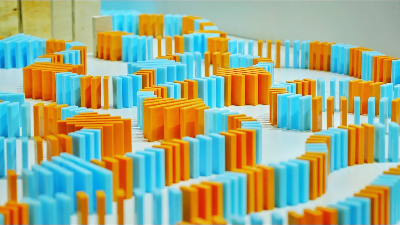 The Amazing 25,000 Domino Chain! - YouTube