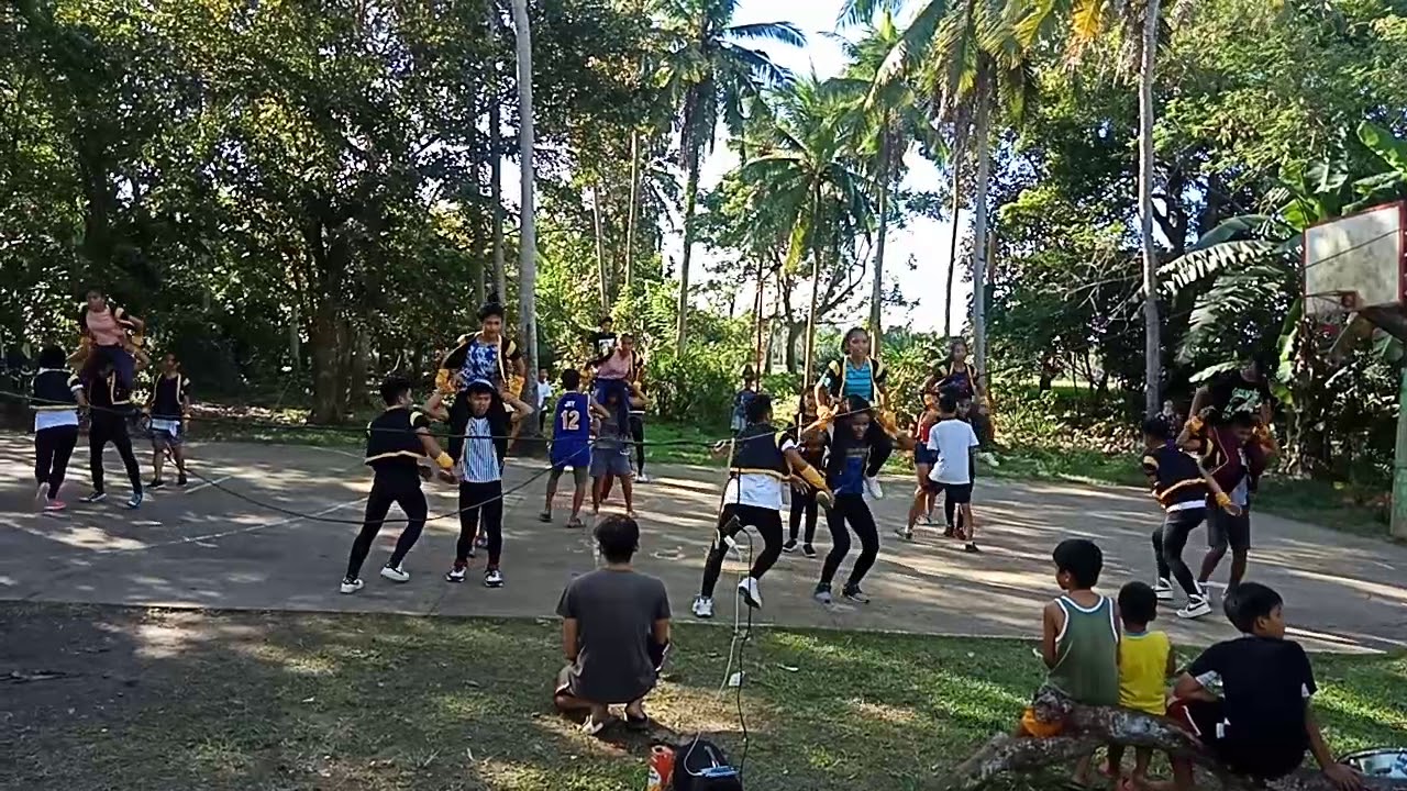 Arabian Cheer dance - YouTube