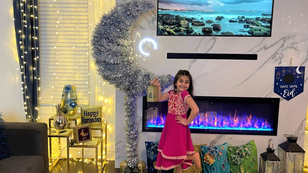 Sally and Deema Ramadan decoration | family fun vlogs - YouTube