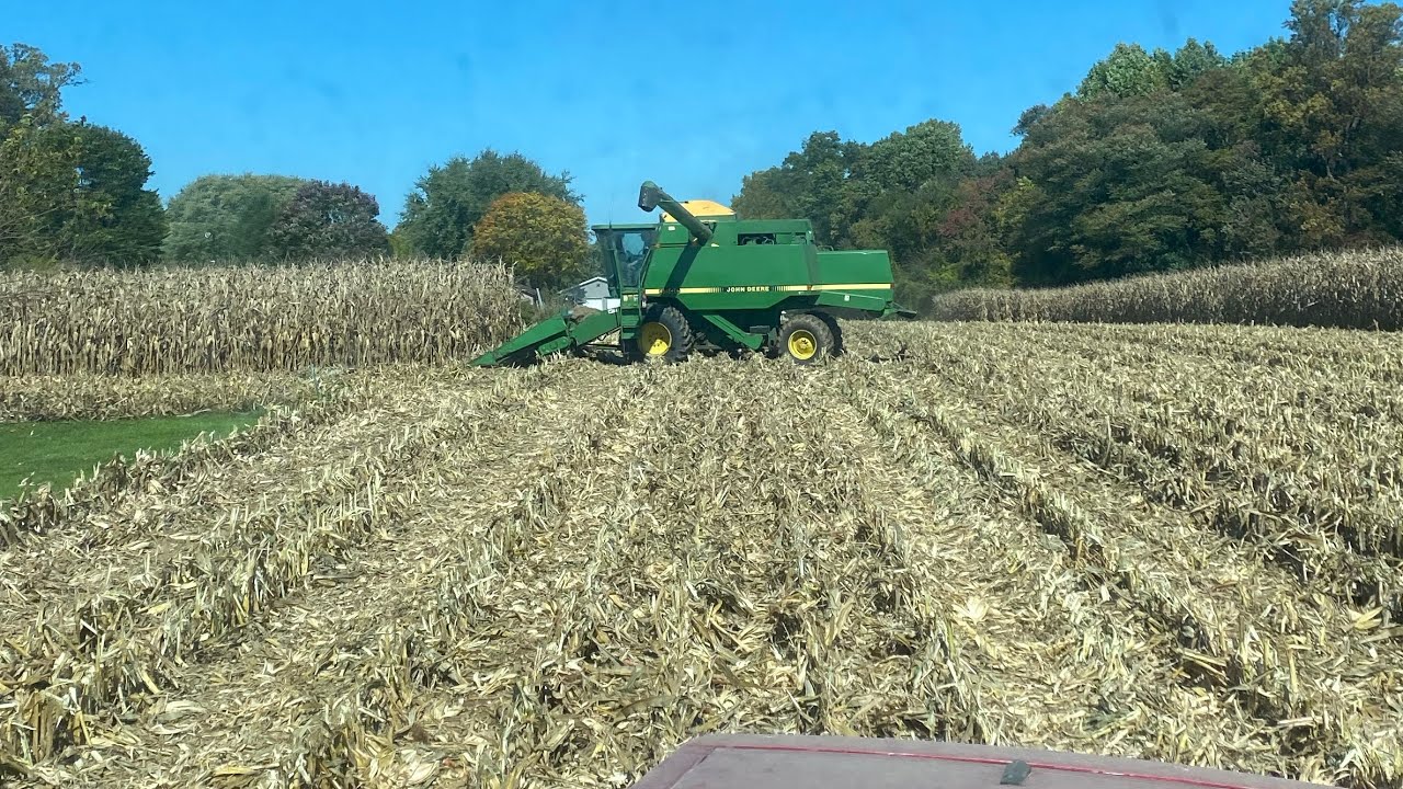 Combining corn - YouTube